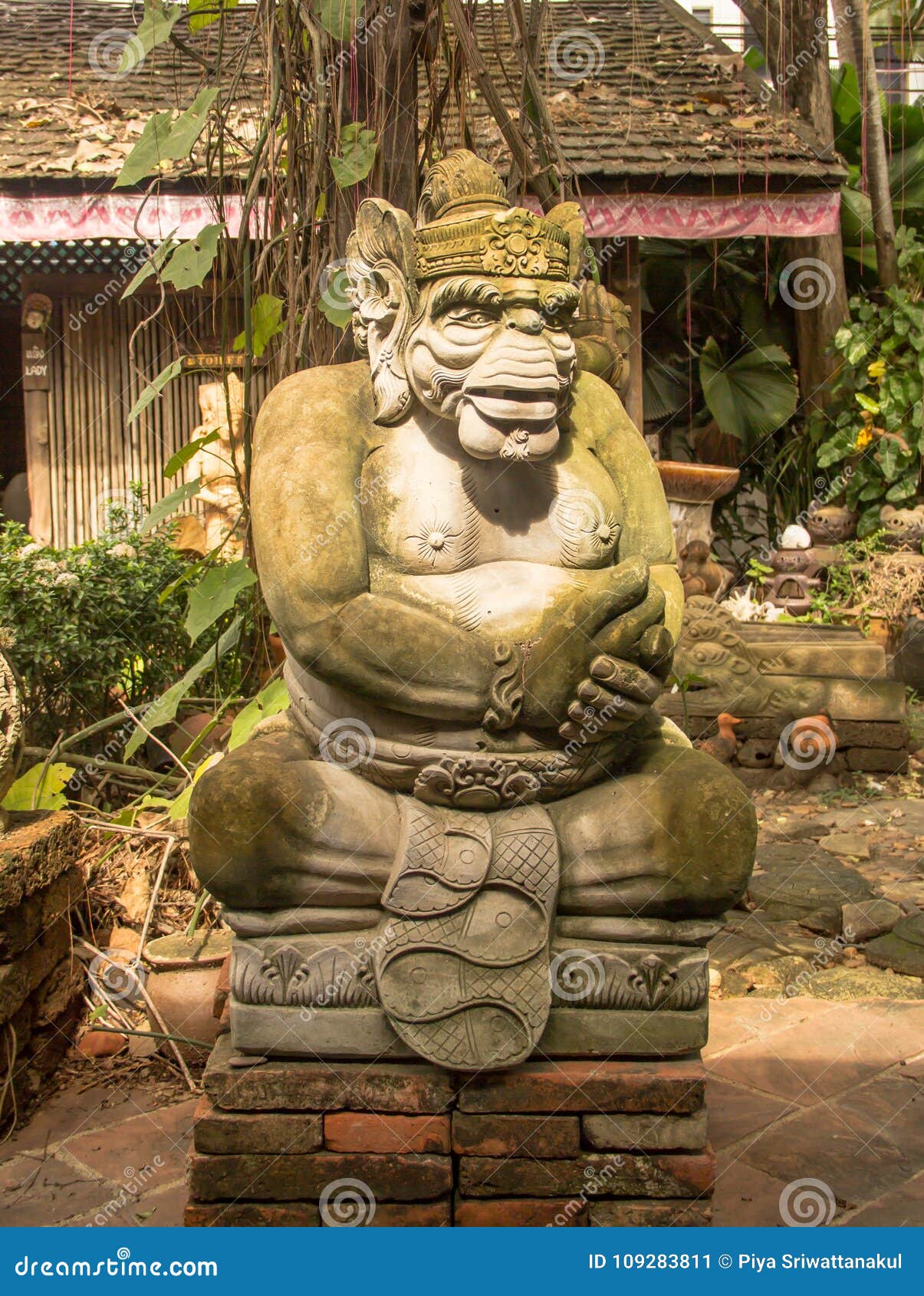 Estilo De Piedra De Bali De La Estatua Imagen de archivo - Imagen de ...