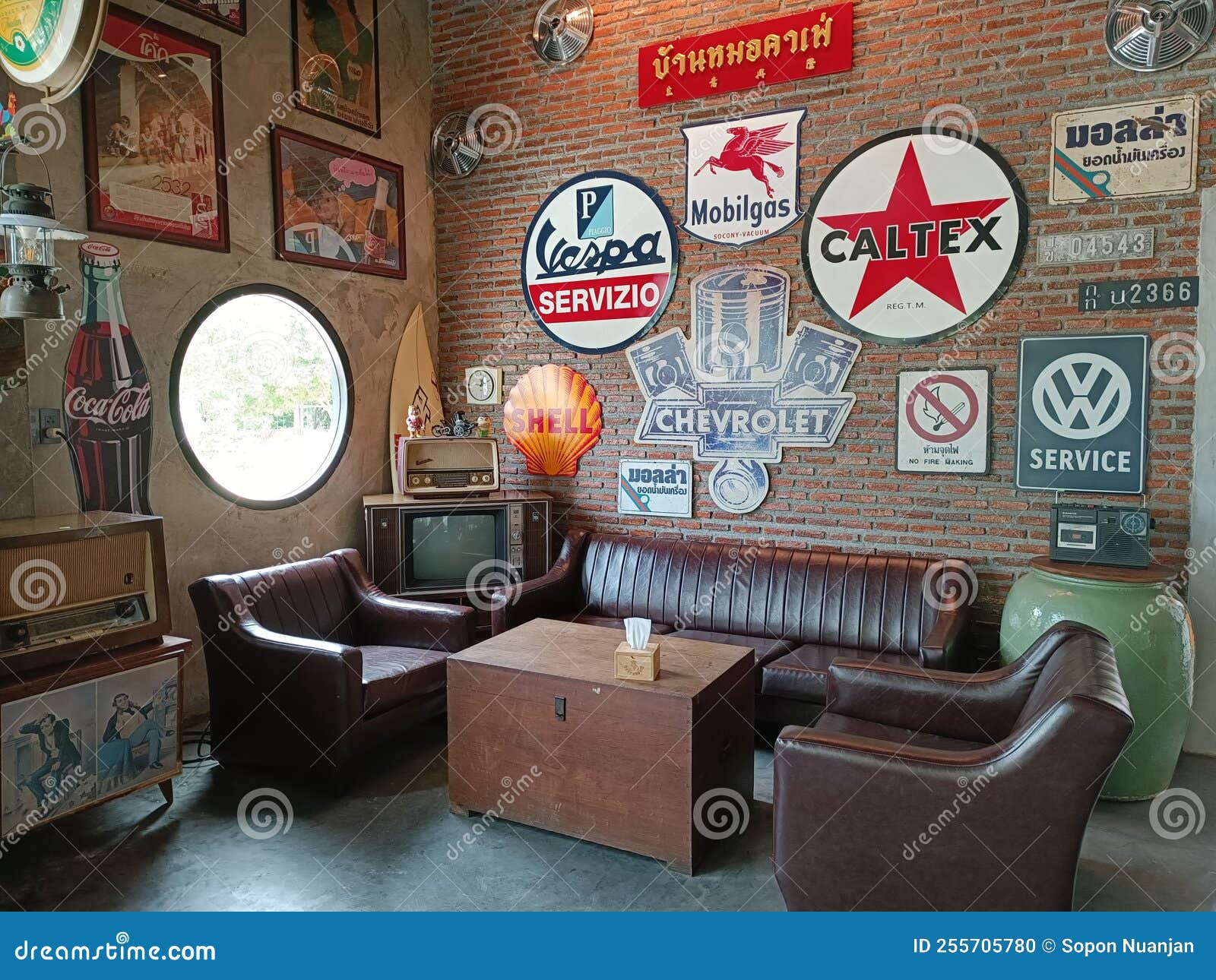 Estilo De Uma Cafeteria. Design Interior. Imagem Editorial - Imagem de ...