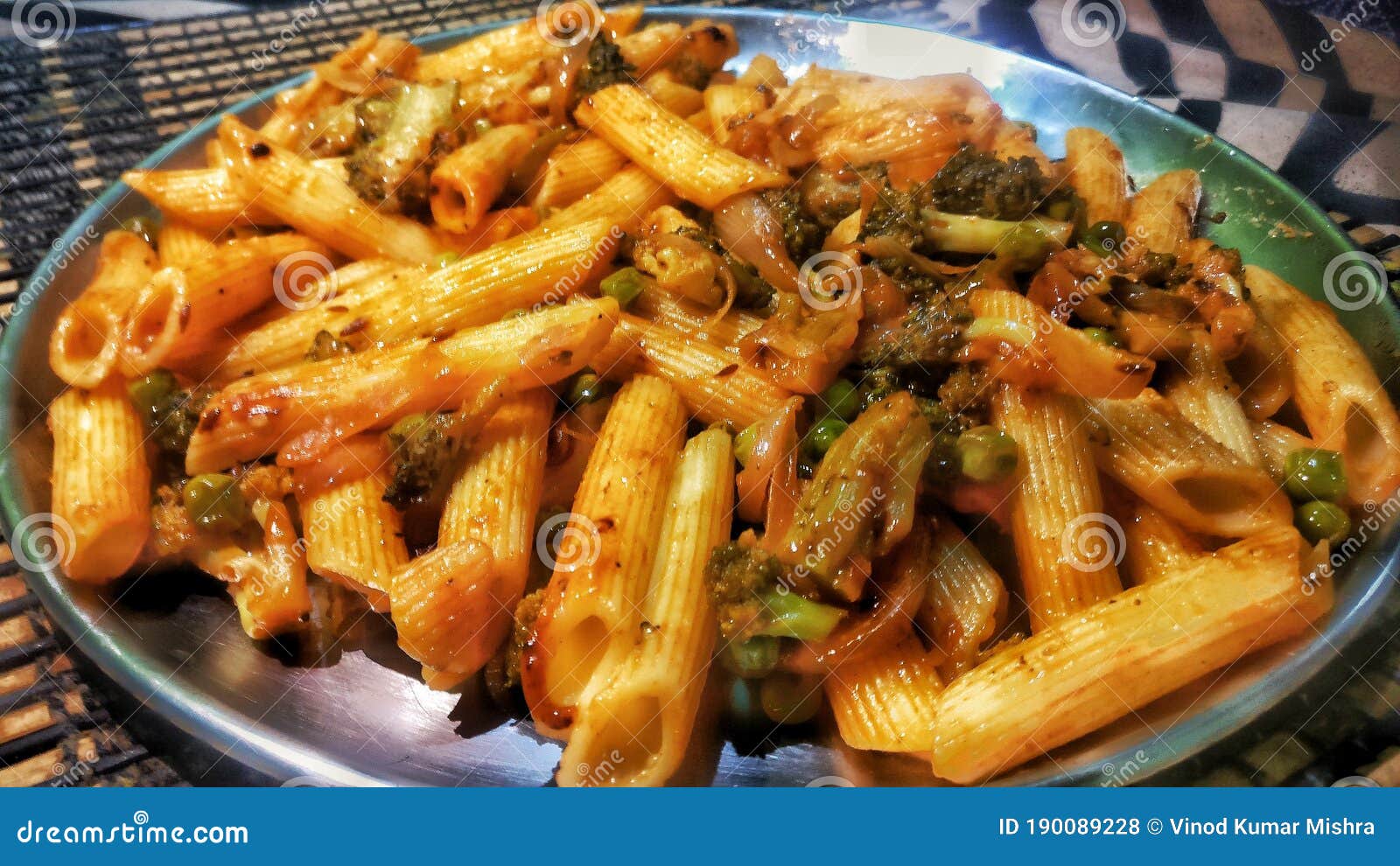 Estilo Masala Pasta Indiana Foto de Stock - Imagem de massa, estilo ...