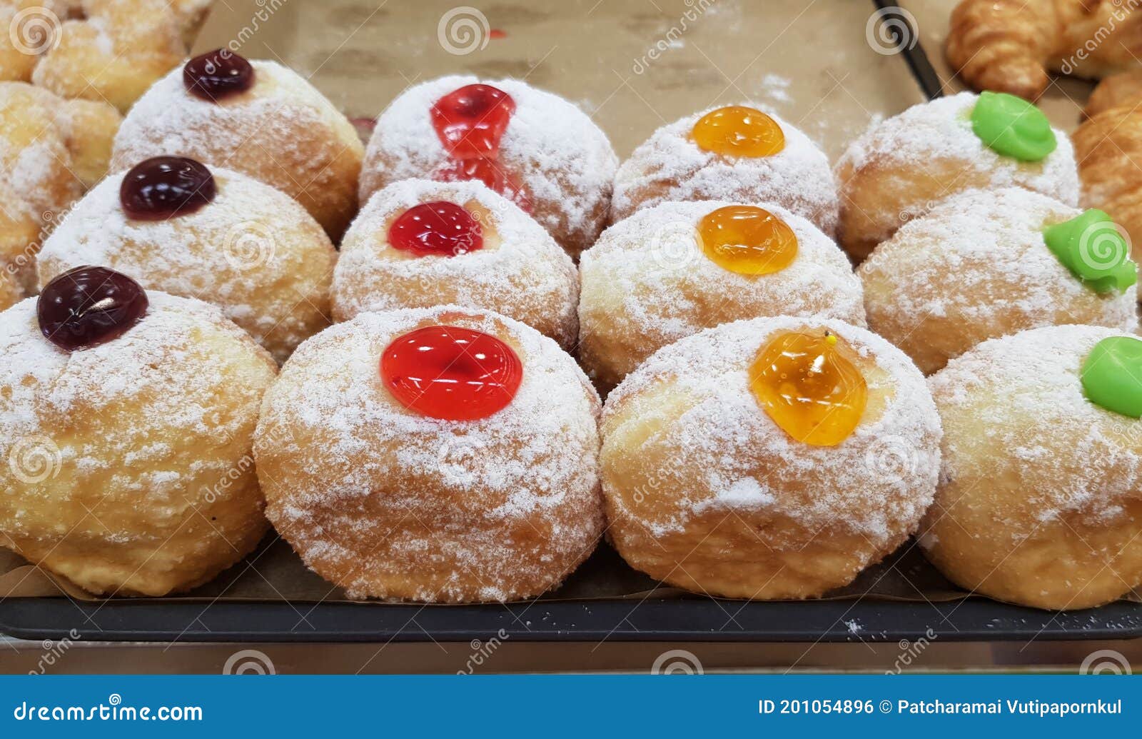 Estos Donuts Son Postres De Color Dulce Foto de archivo - Imagen de ...