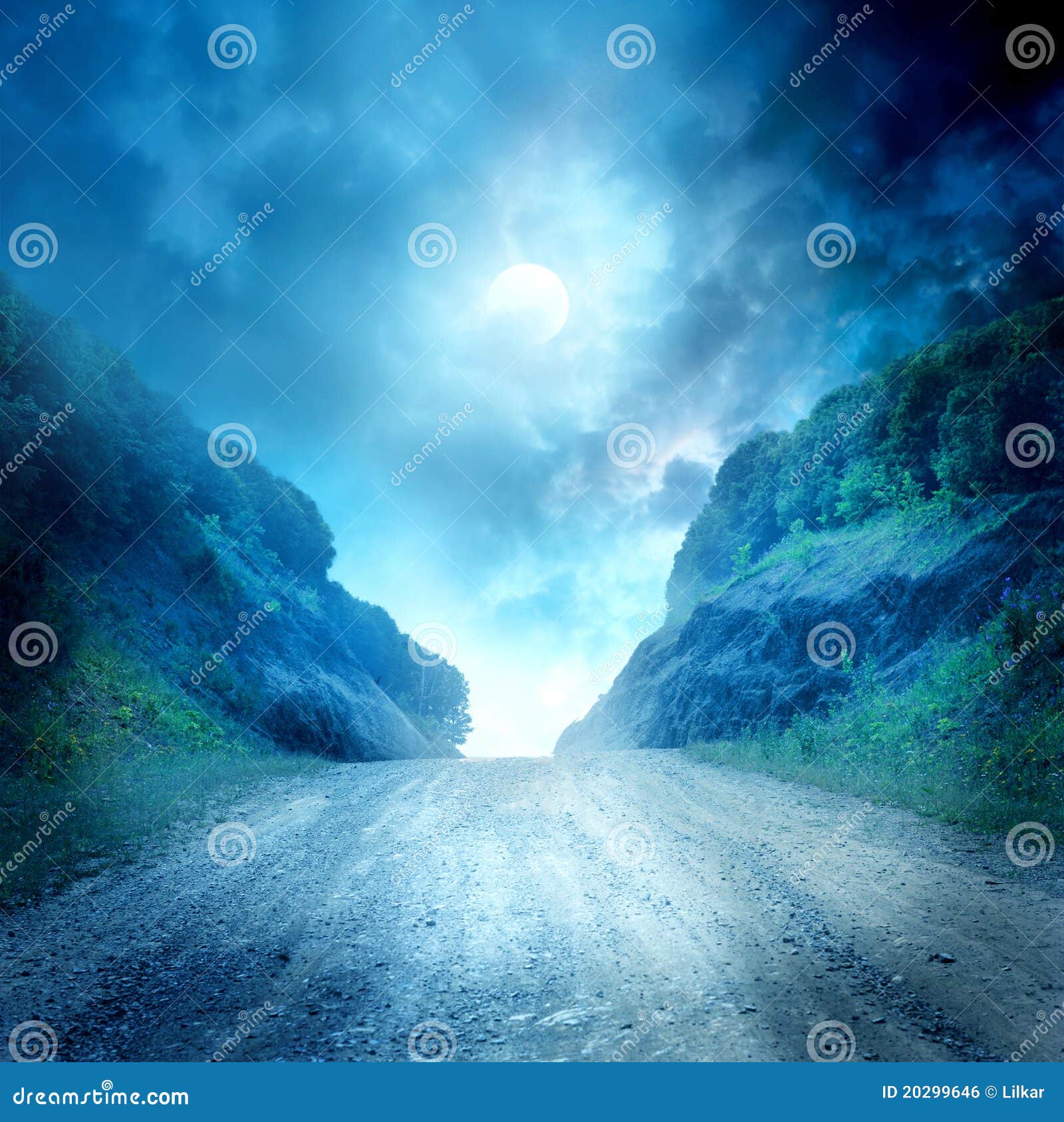 Estrada da lua foto de stock. Imagem de chuvoso, luar - 20299646