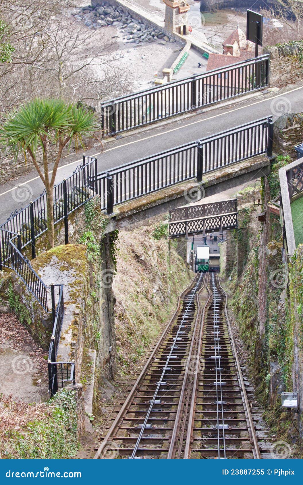 Estrada De Ferro E Pontes De Funicular Imagem de Stock - Imagem de ...