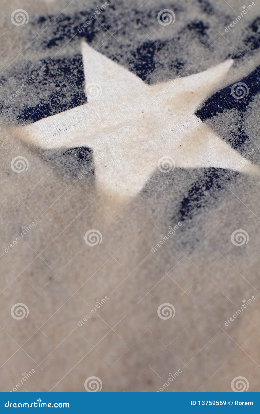 Estrella blanca en arena imagen de archivo. Imagen de detalle - 13759569