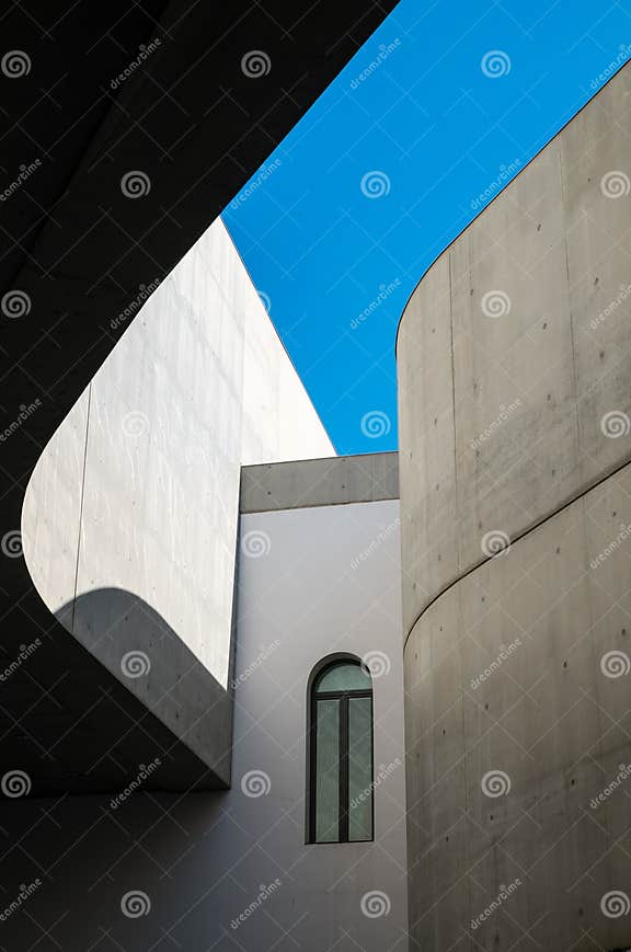 Estructura Abstracta Concreta Con El Fondo Del Cielo Imagen de archivo ... Estructura Abstracta Concreta Con El Fondo Del Cielo Imagen de archivo ...