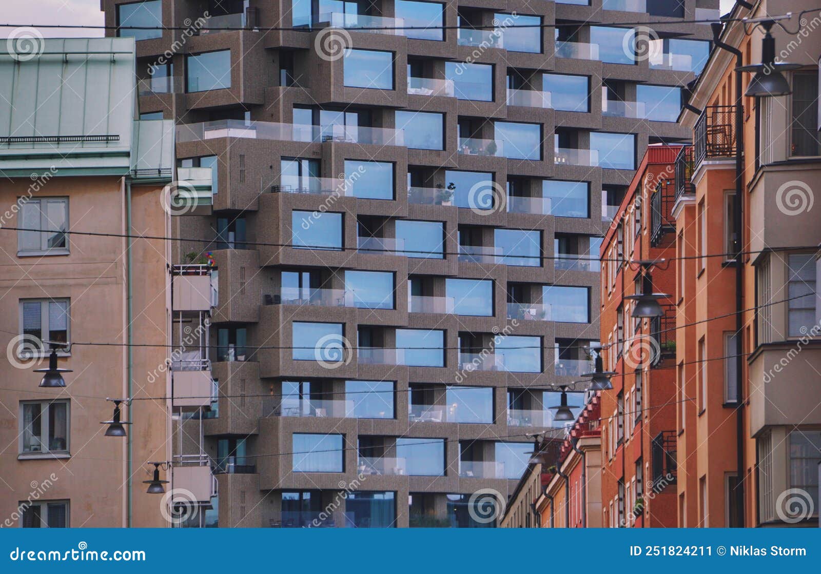 Estructura Completa De Los Edificios Modernos De Estocolmo Imagen de ...