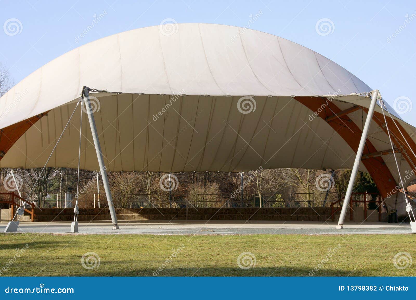 Estructura Extensible Blanca Foto de archivo - Imagen de cortina ...