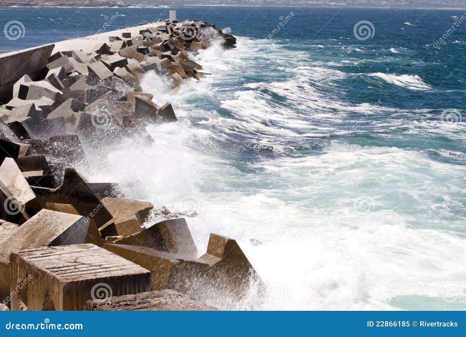 Estructuras Concretas Del Rompeolas Imagen de archivo - Imagen de ...