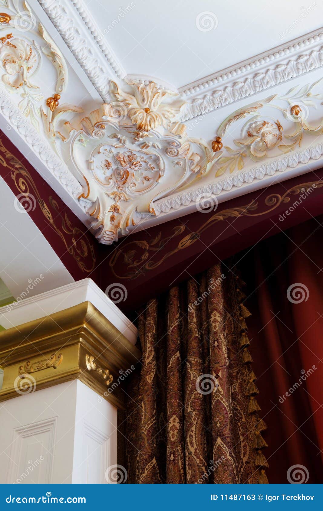 Estuco en el techo imagen de archivo. Imagen de casero - 11487163