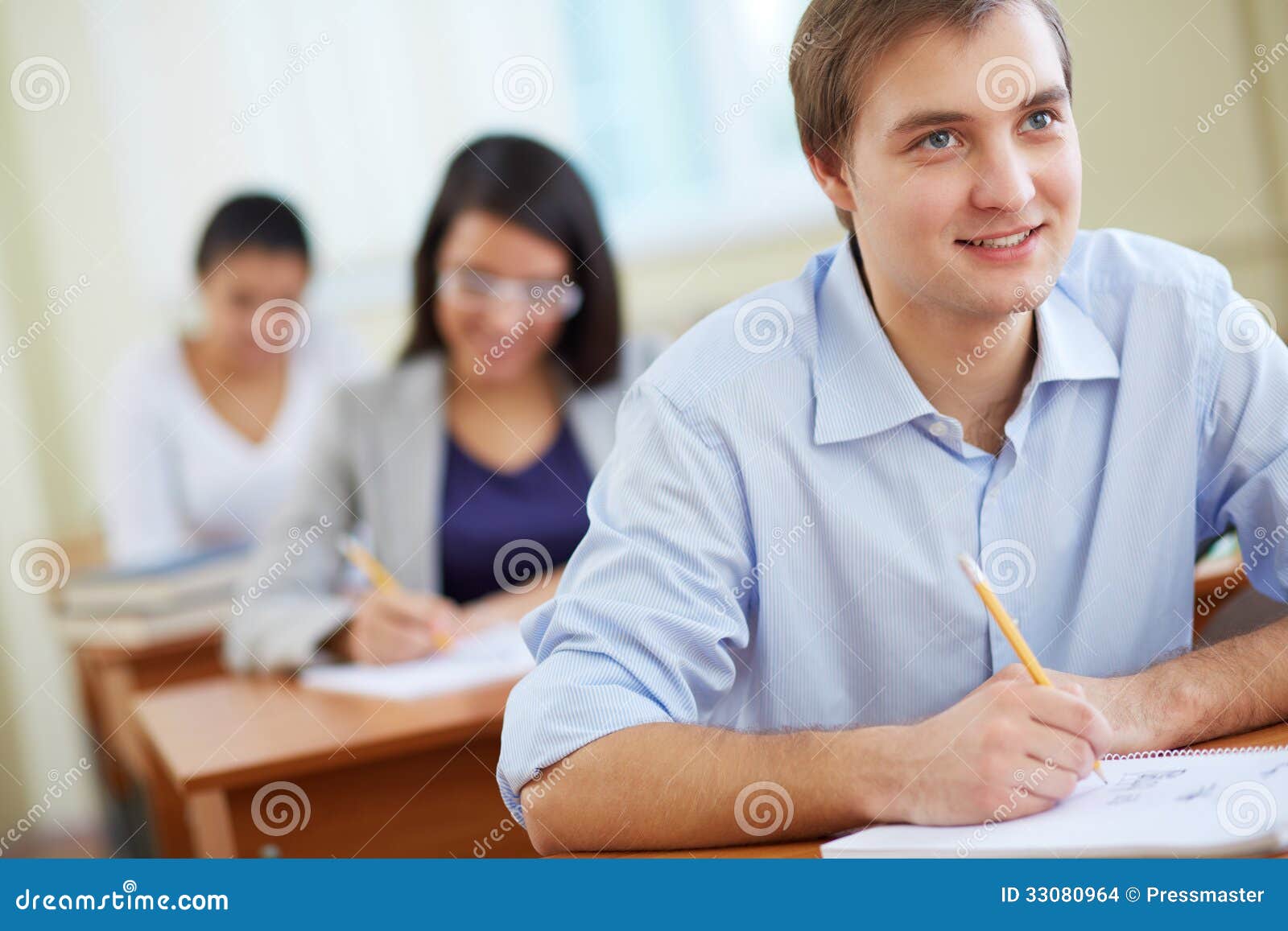 Estudante atento foto de stock. Imagem de fundo, alegria - 33080964