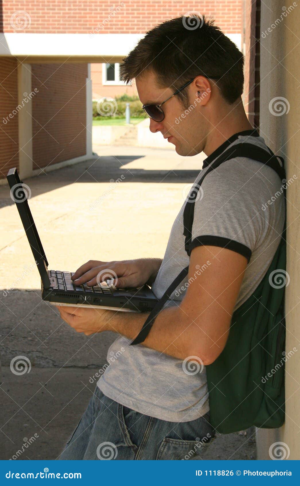 Estudante universitário foto de stock. Imagem de estudar - 1118826