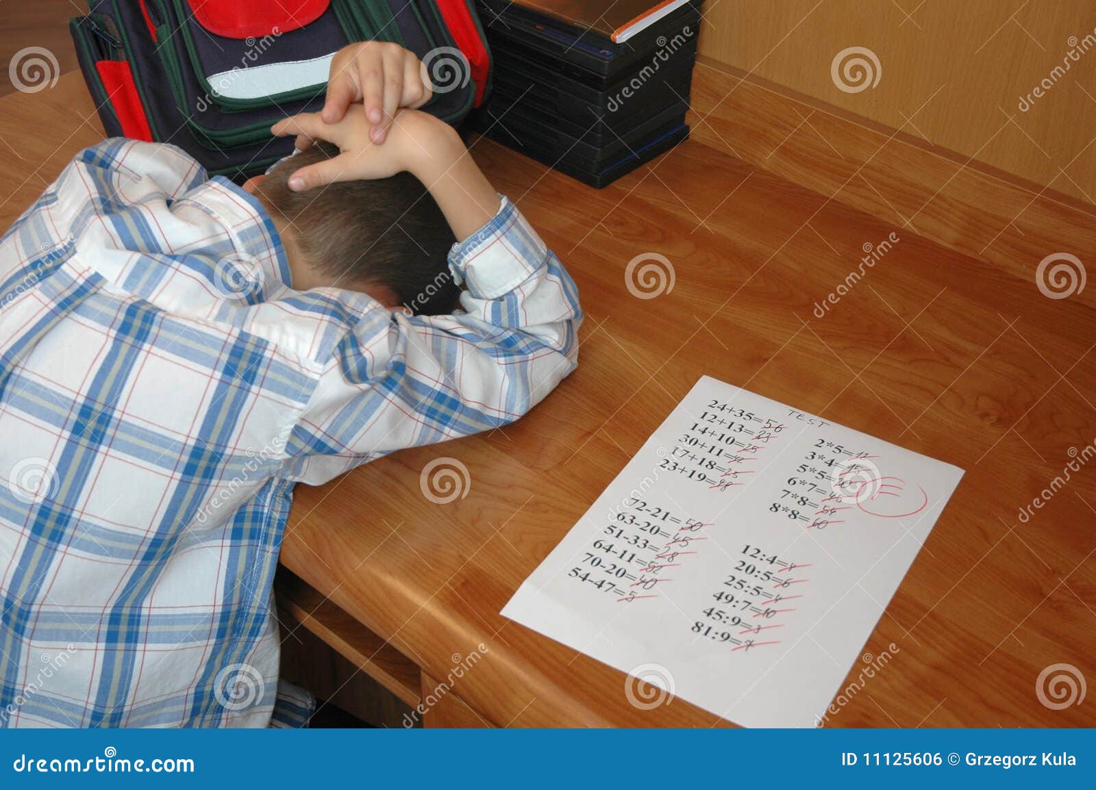 Estudiante presionado foto de archivo. Imagen de presionado - 11125606