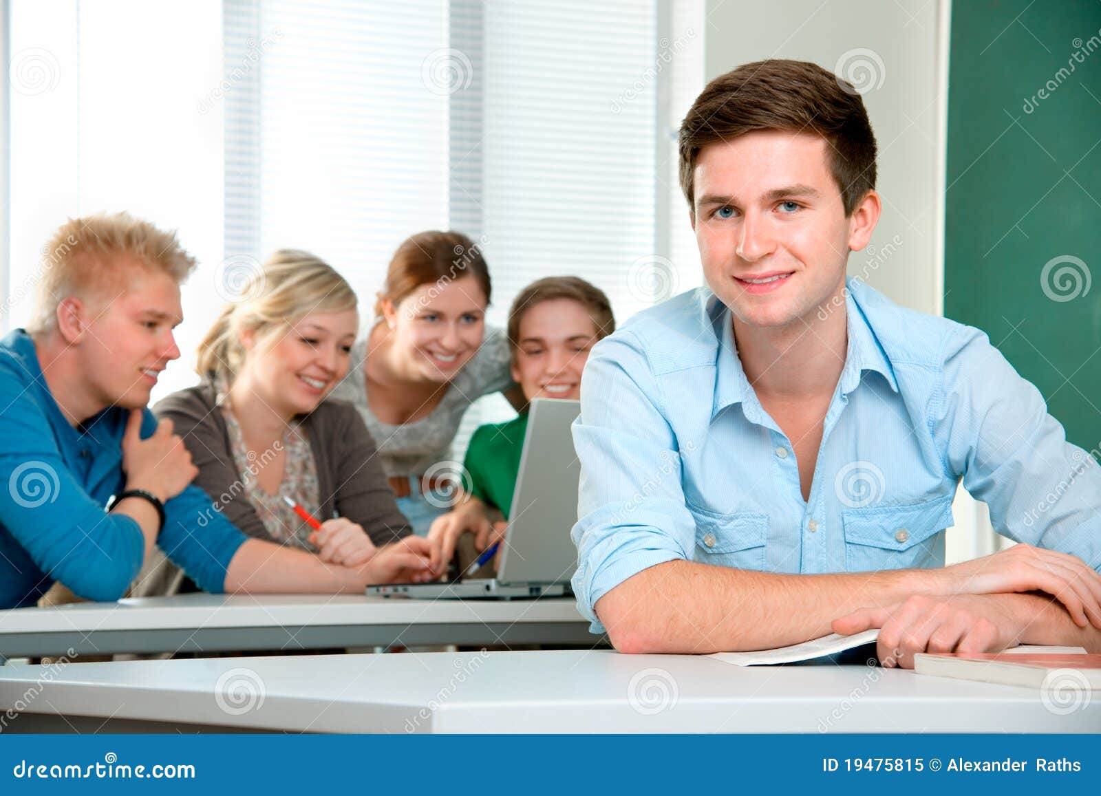 Estudiantes De La High School Secundaria Imagen de archivo - Imagen de ...