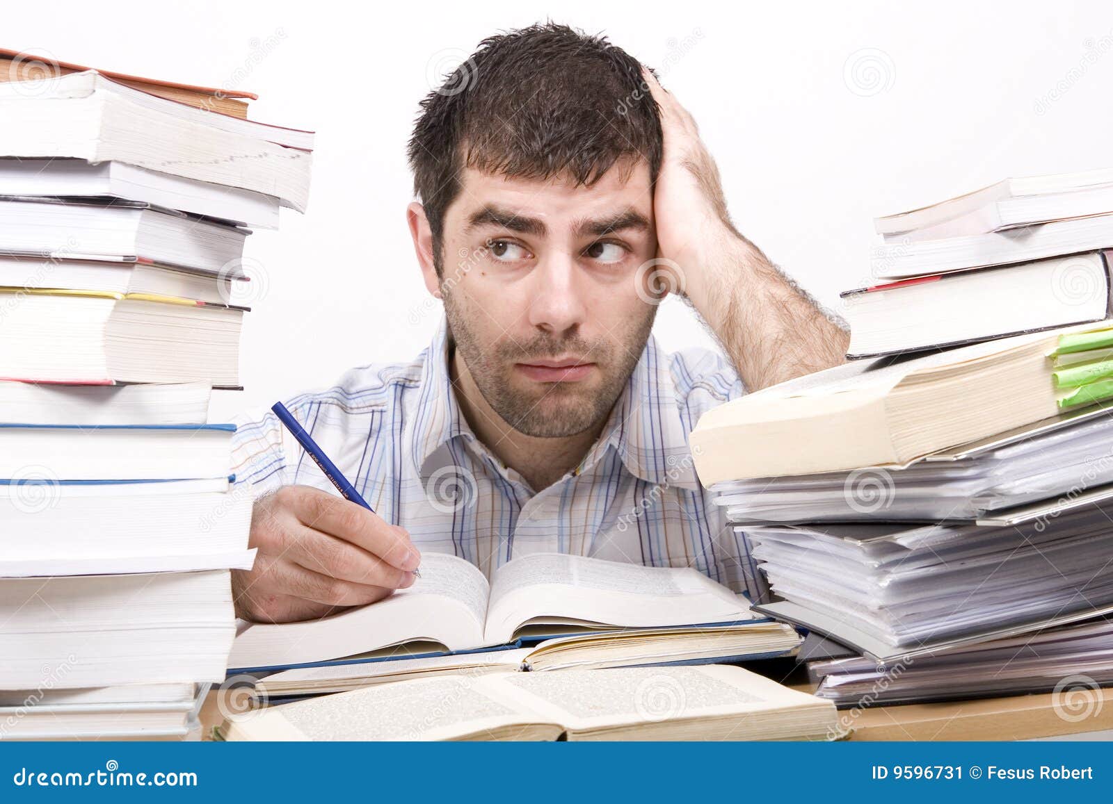 Estudiar al hombre imagen de archivo. Imagen de papeleo - 9596731