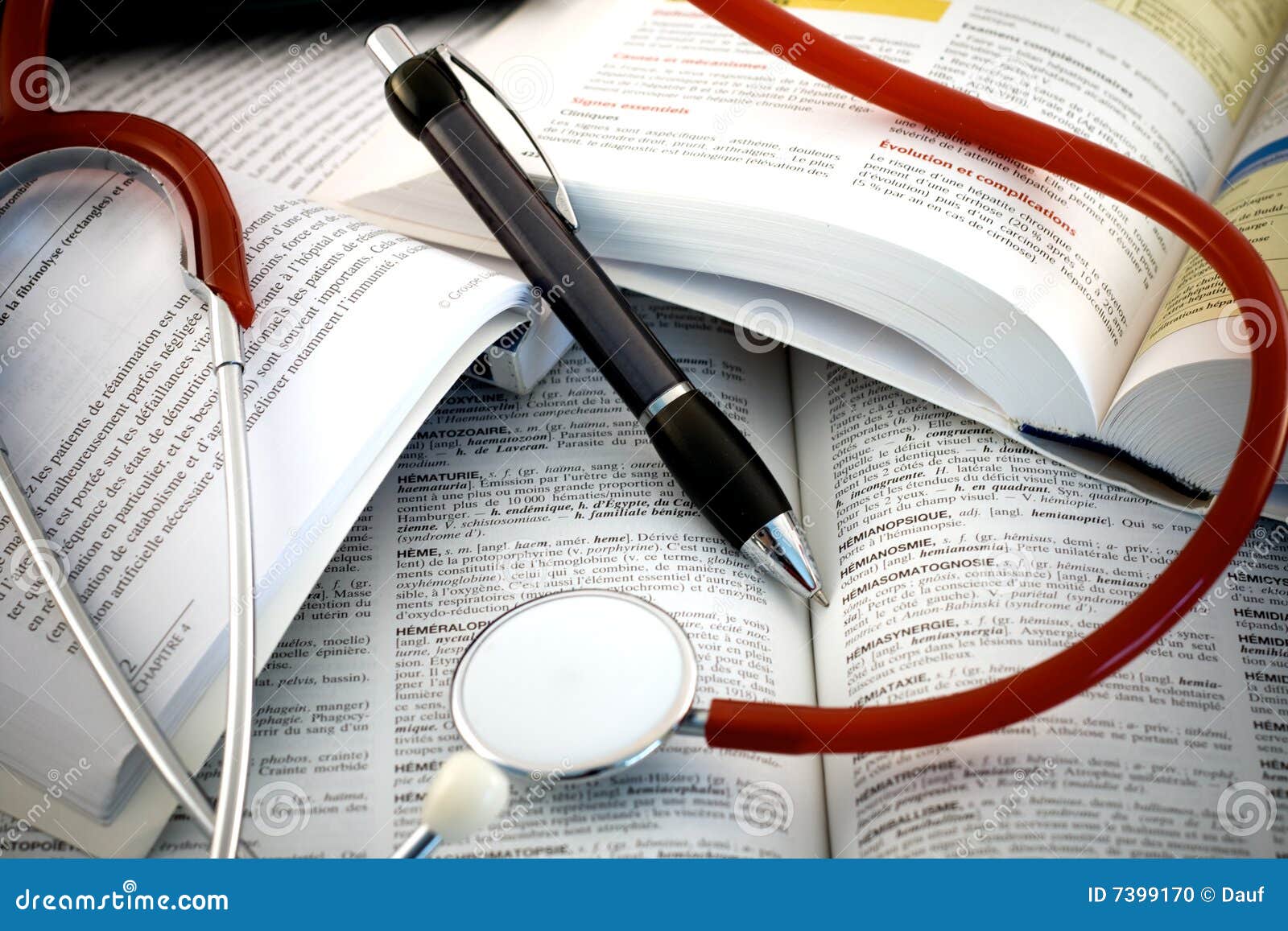 Estudios médicos foto de archivo. Imagen de medio, cubierta - 7399170