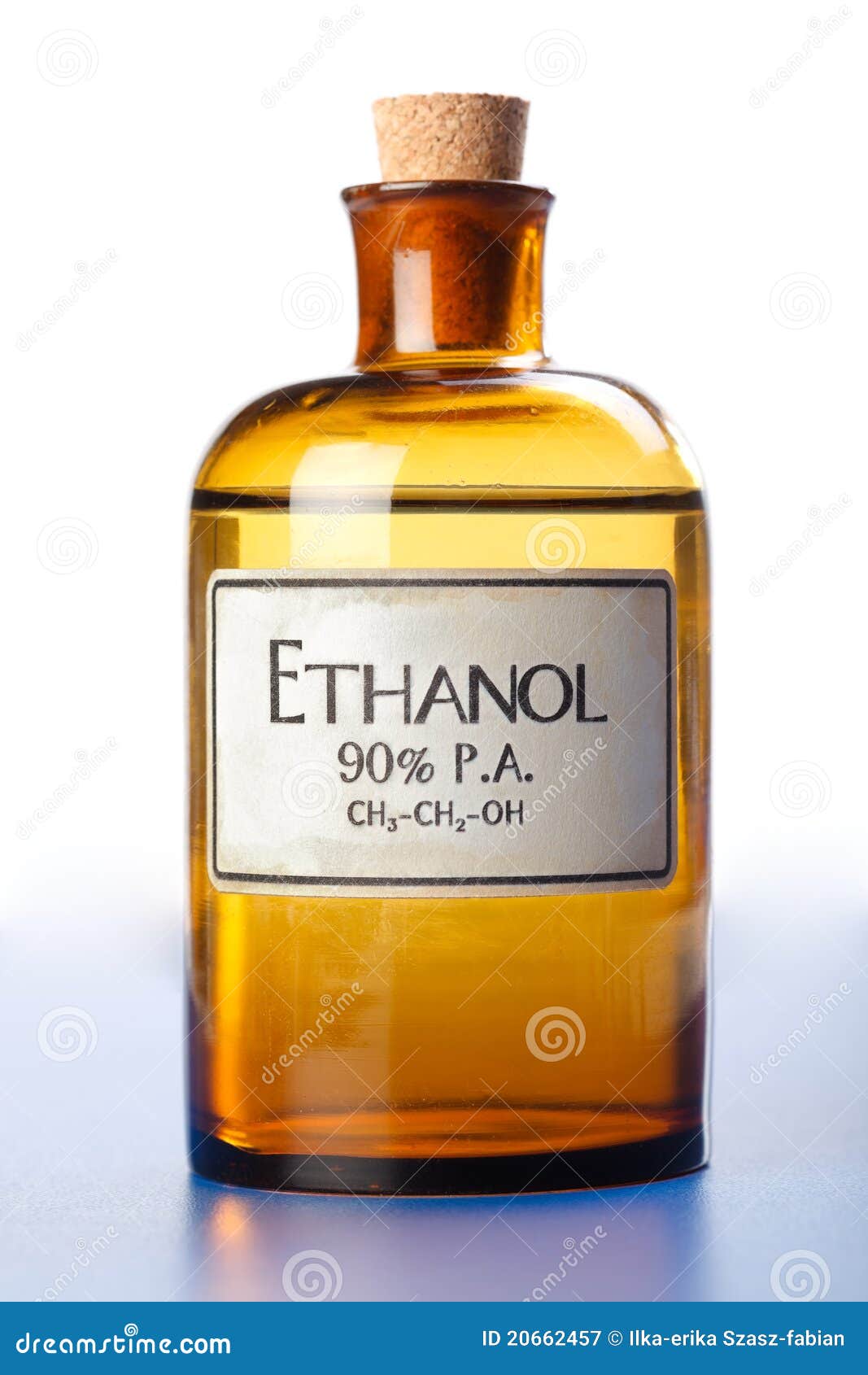 Etanol, Alcohol Etílico Puro En Botella Imagen de archivo - Imagen de ...