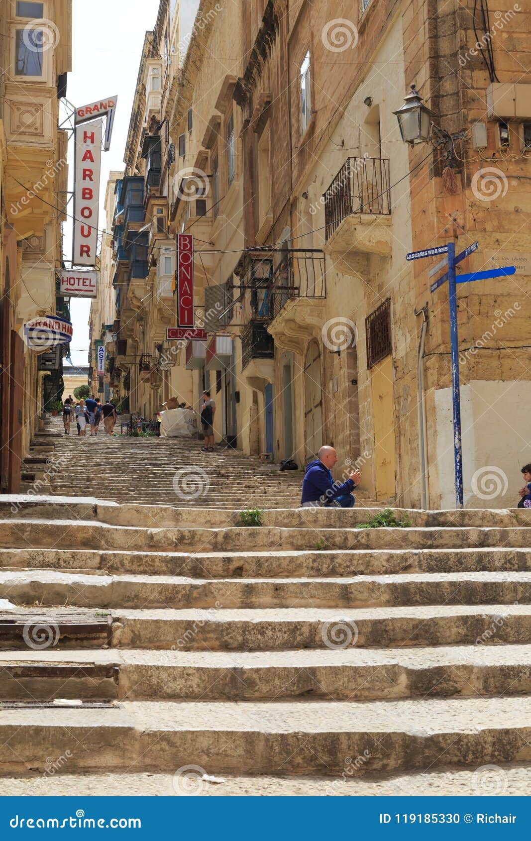 Etapas E Rua Em Valletta, Malta Imagem Editorial - Imagem de valletta ...