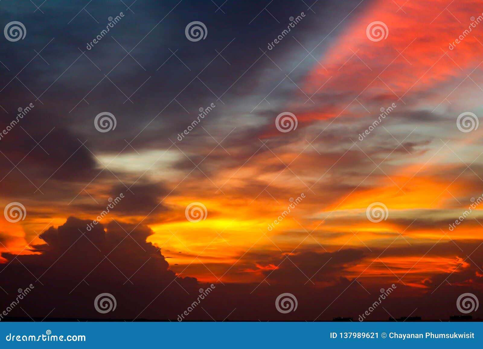 Eternal Flame Orange Cloud and Evening Sky and Ray Light of Sunset ...
