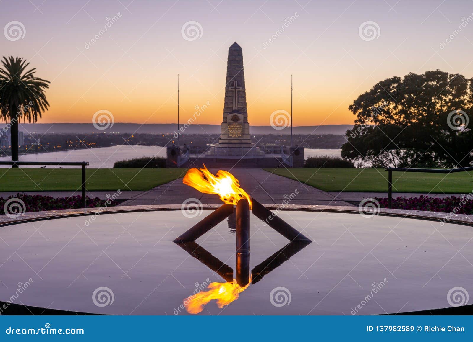 Reflection In Anzac Pond In War Museum Canberra Australia Editorial ...
