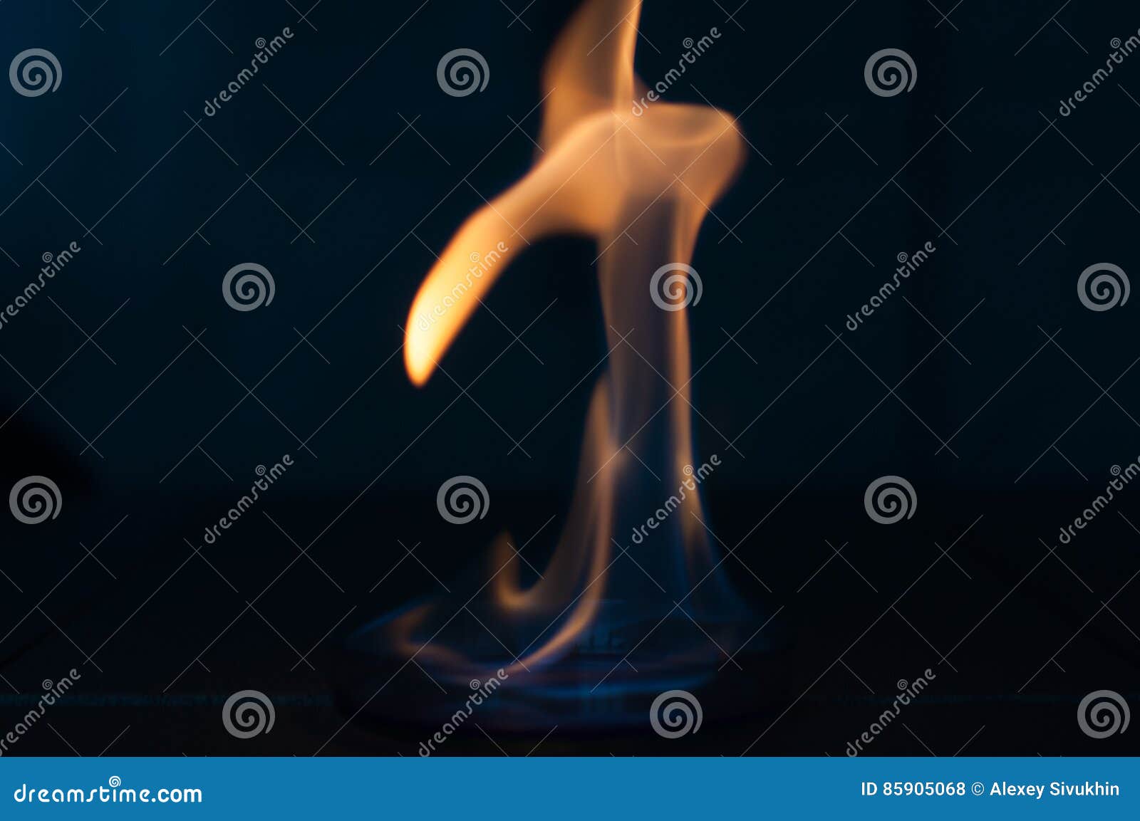 Ethanol Fire in Glass Lab Plate Stock Photo - Image of cook, flame ...