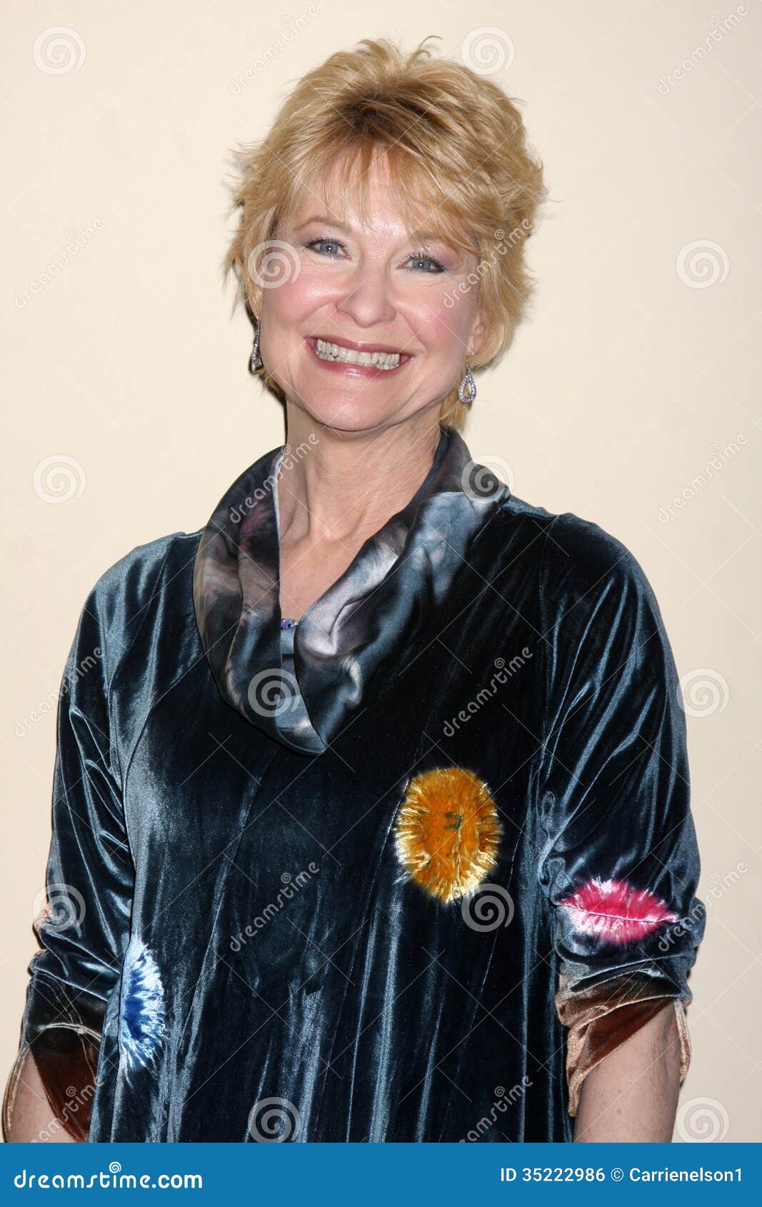Ethel Merman, Dee Wallace foto editorial. Imagem de etel - 35222986