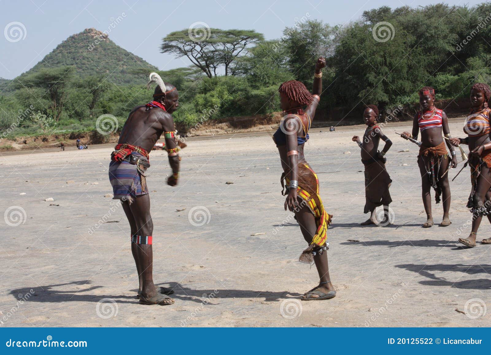 Ethiopia Hamer Woman Wheeping Editorial Photography - Image of ...