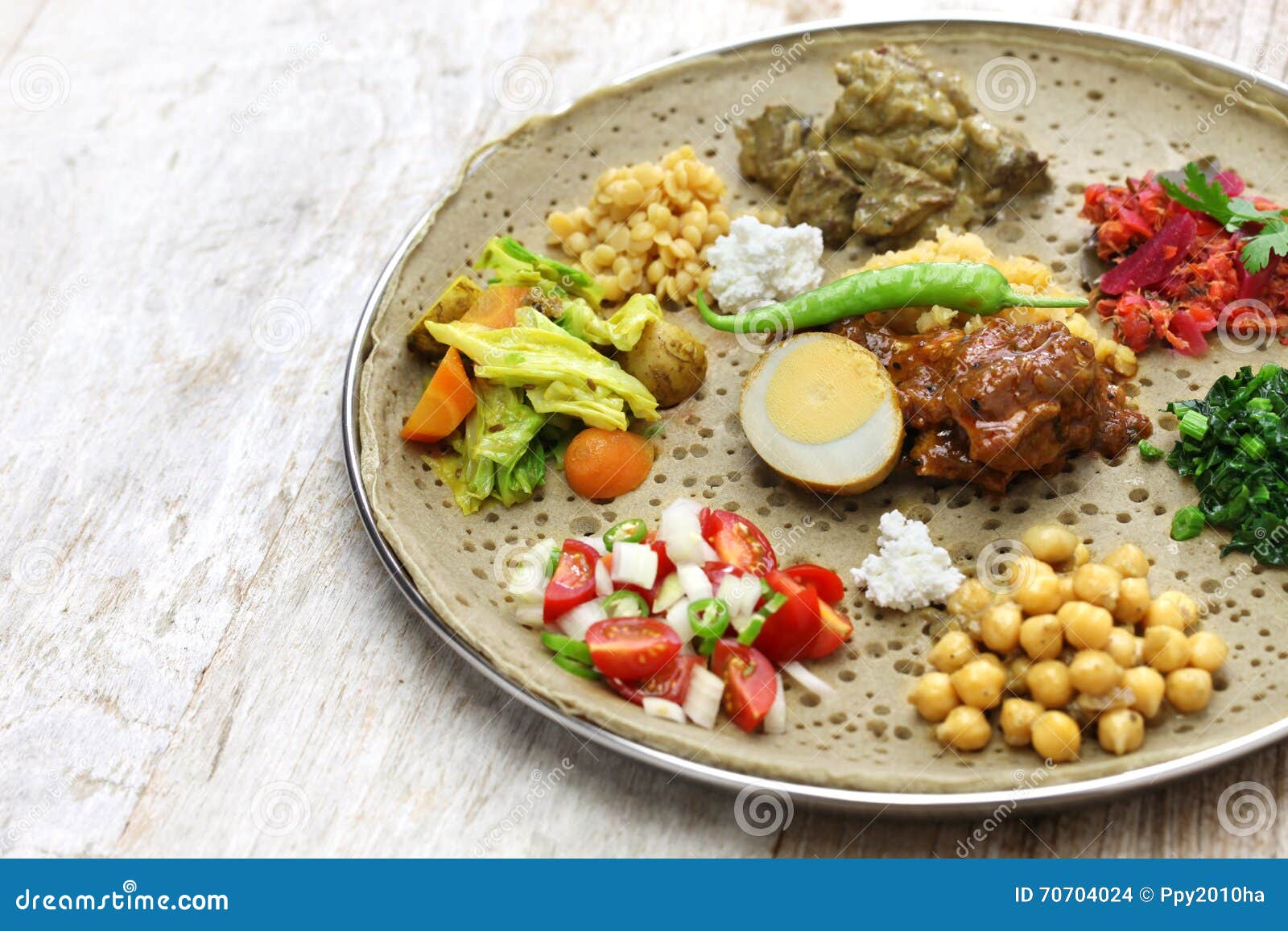 Ethiopische keuken stock foto. Image of erwt, schotel - 70704024
