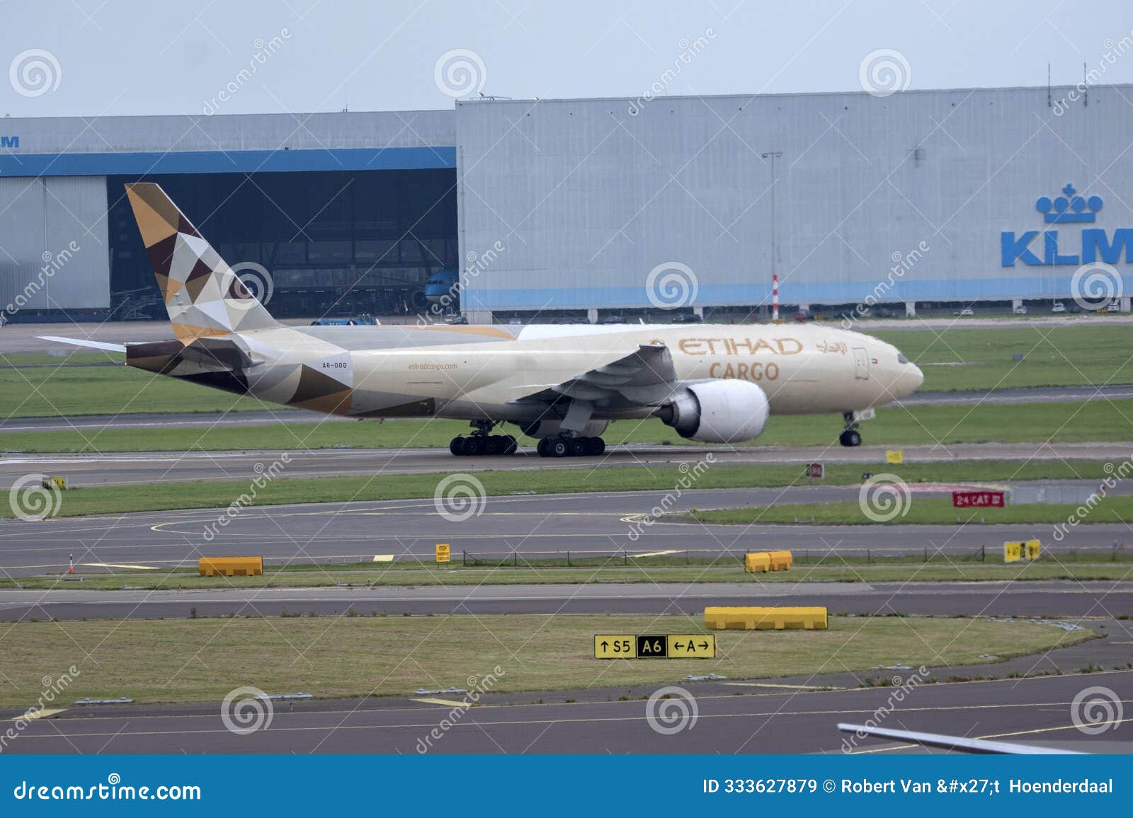 Etihad Cargo Boeing 777-300 Editorial Photo | CartoonDealer.com #228287209