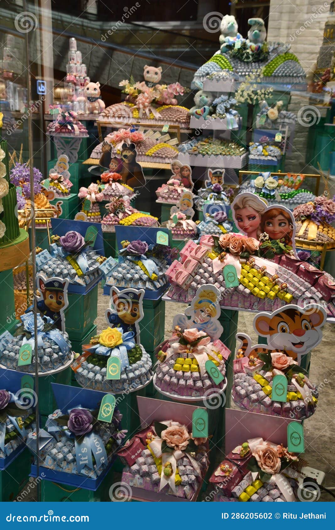 Chocola Pure Store at Etihad Mall in Dubai, UAE Editorial Photography ...