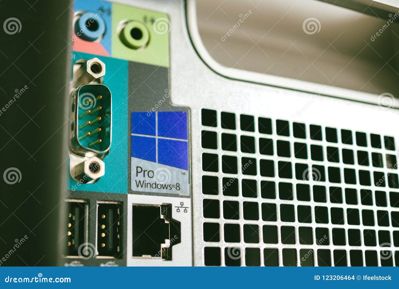 Etiqueta Engomada Del Profesional De Microsoft Windows 8 Imagen de ...