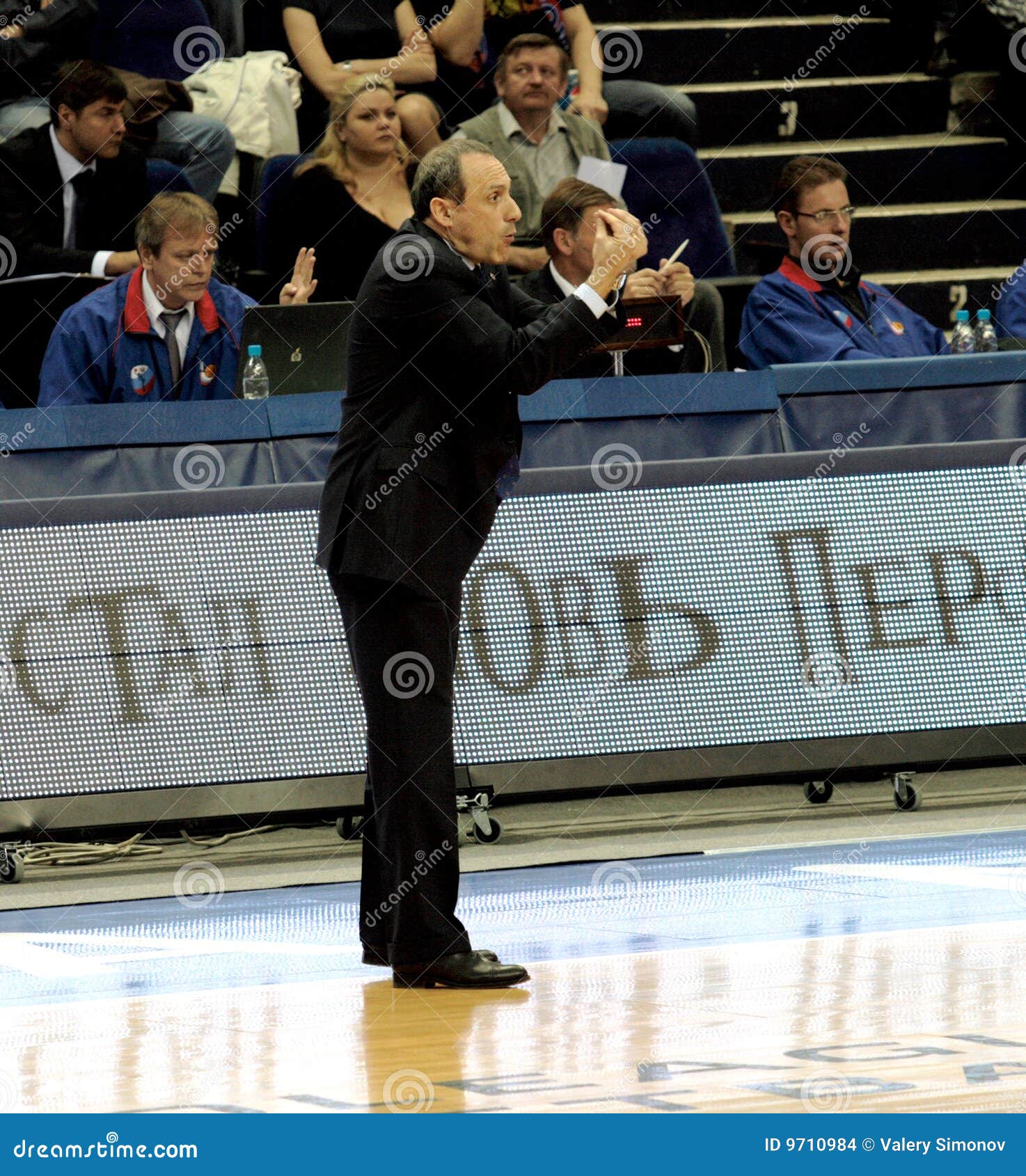 Ettore Messina imagen de archivo editorial. Imagen de negro - 9710984