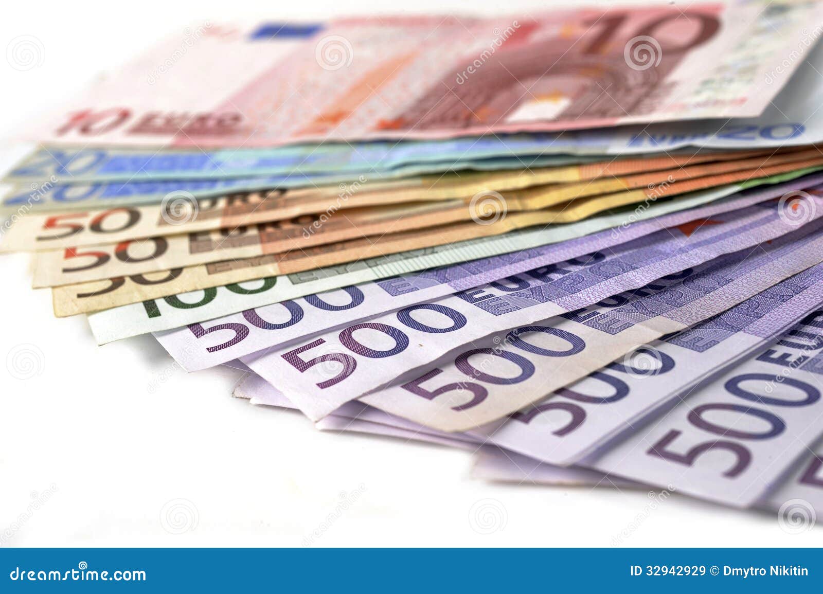 Euro banconote dei soldi immagine stock. Immagine di colore - 32942929