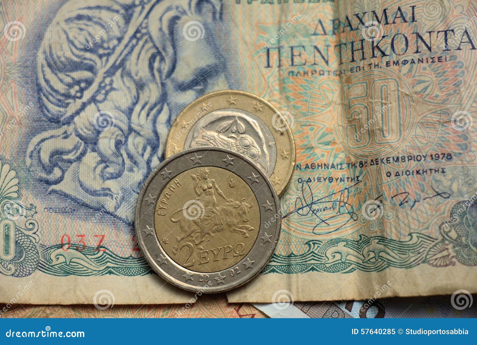 Euro- moedas gregas imagem de stock. Imagem de azul, crédito - 57640285