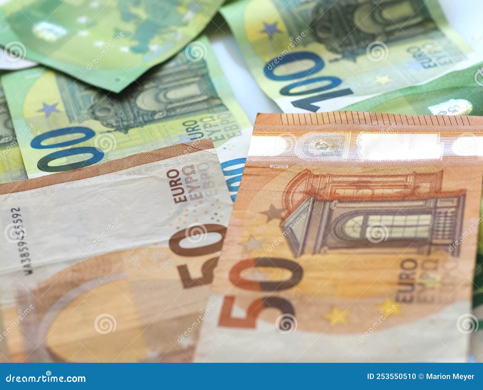 Euro-Scheine Oder Banknoten 100 Und 50 Euro Stockfoto - Bild von geld ...