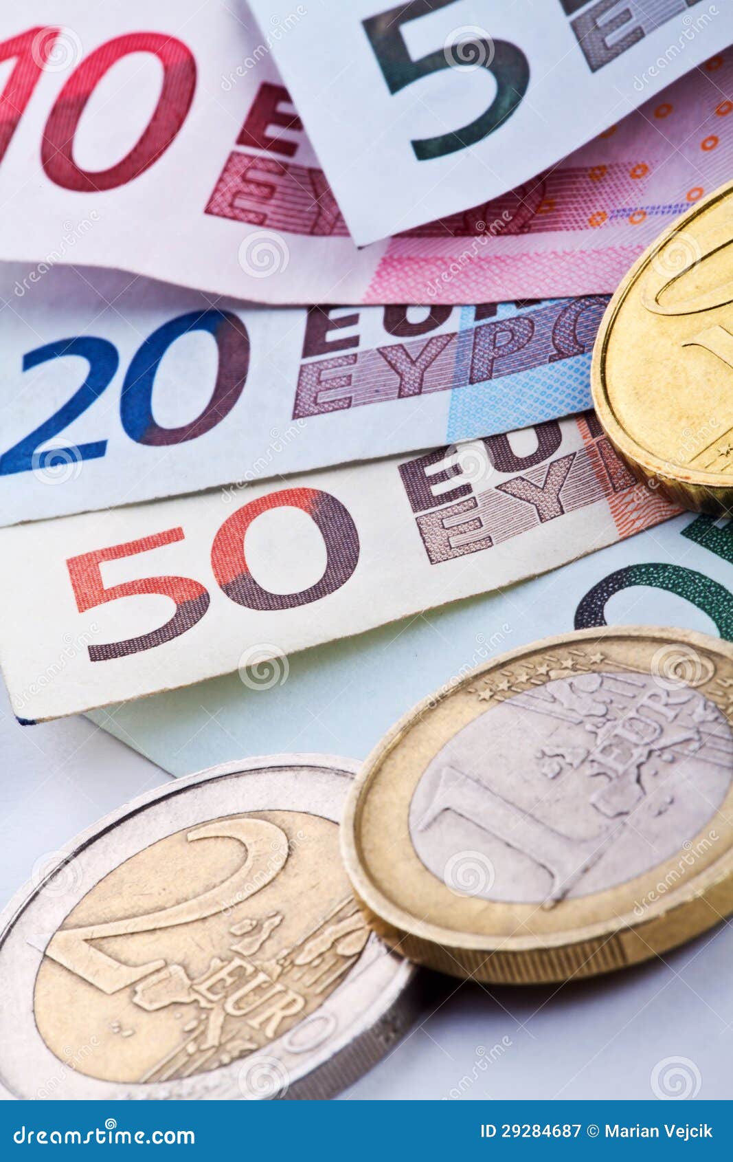 Euro soldi immagine stock. Immagine di sviluppo, deposito - 29284687