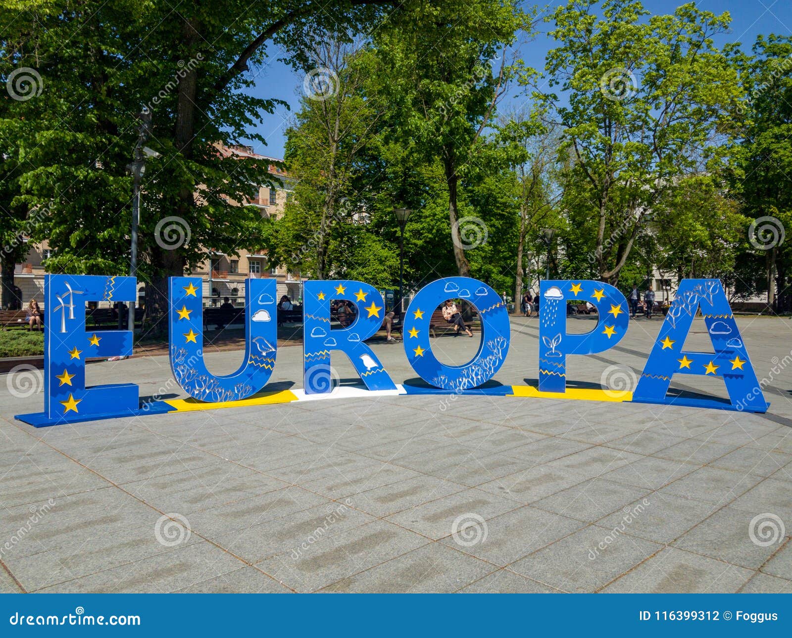 Europa En Letras Azules Grandes Foto de archivo - Imagen de cartas ...