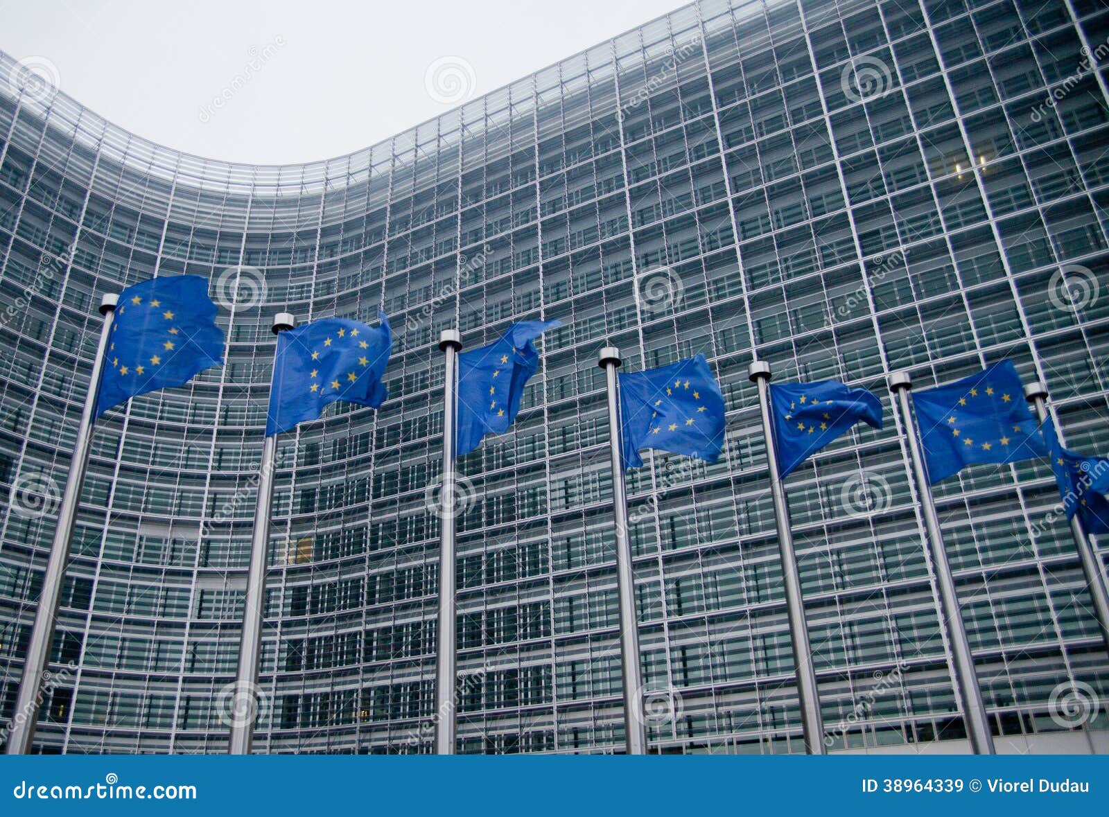 Europeiska Kommissionen Med EU-flaggor Fotografering för Bildbyråer ...