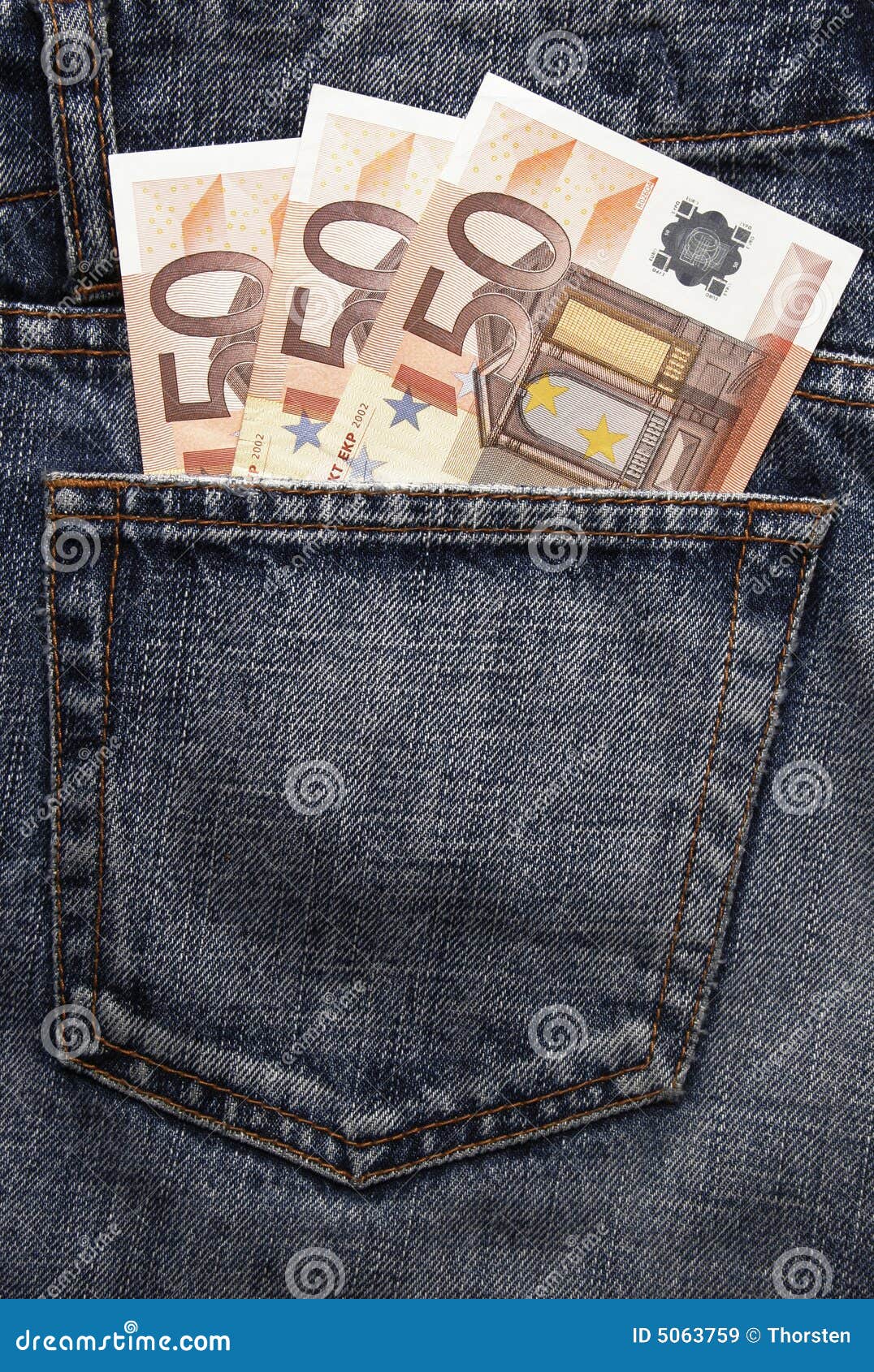 Eurotaschen-Geld in Der Blue Jeans Stockbild - Bild von sparungen ...
