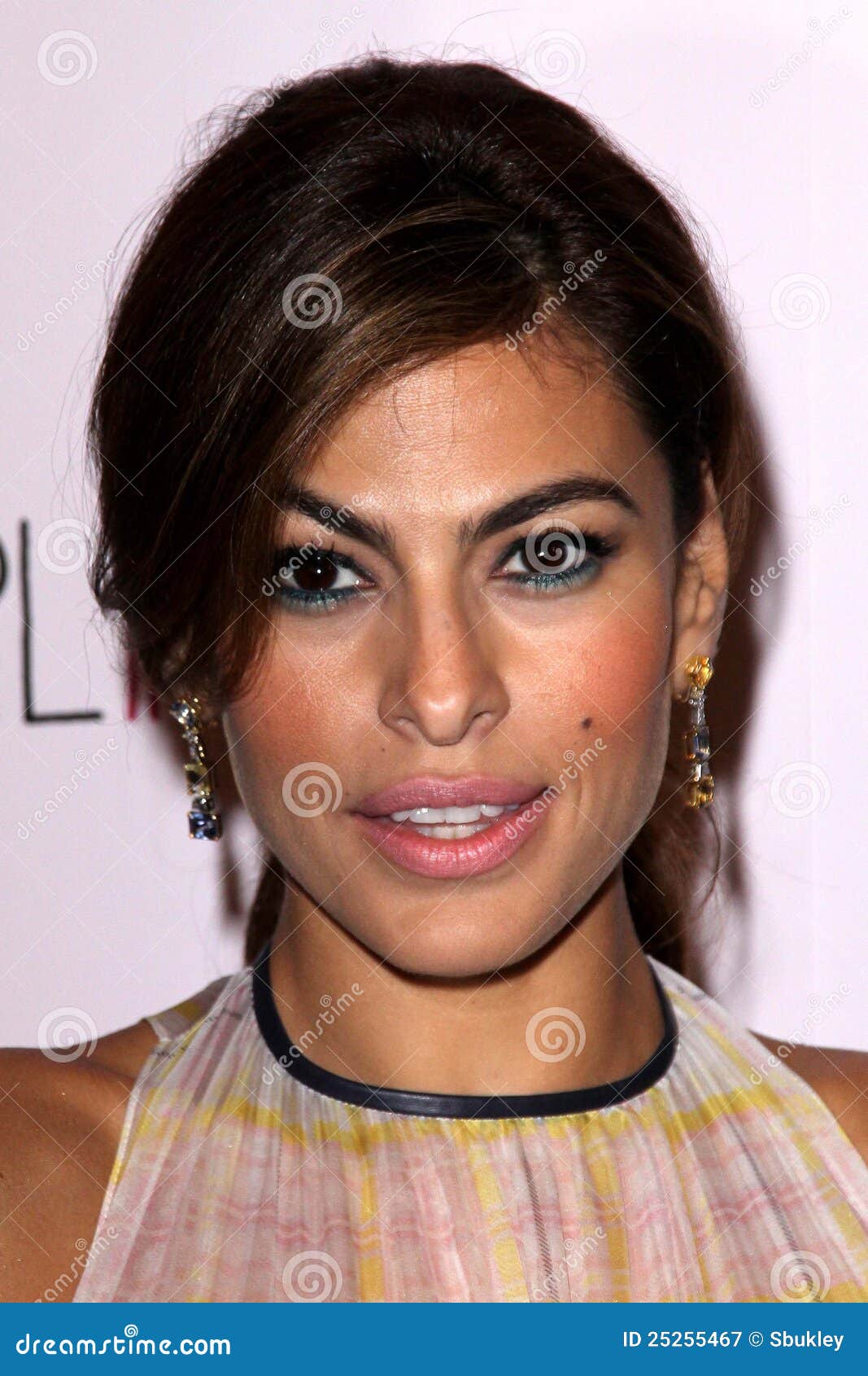 Eva Mendes,Specials editorial photography. Image of specials - 25255467