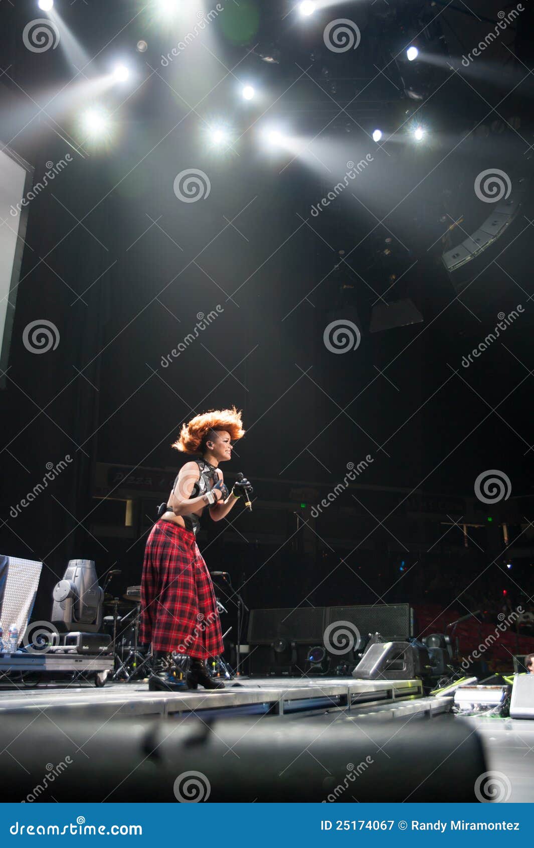 Eva Simons editorial photography. Image of performers - 25174067