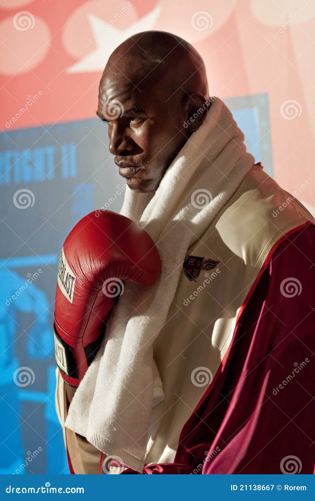 Evander Holyfield editorial photography. Image of famous - 21138667