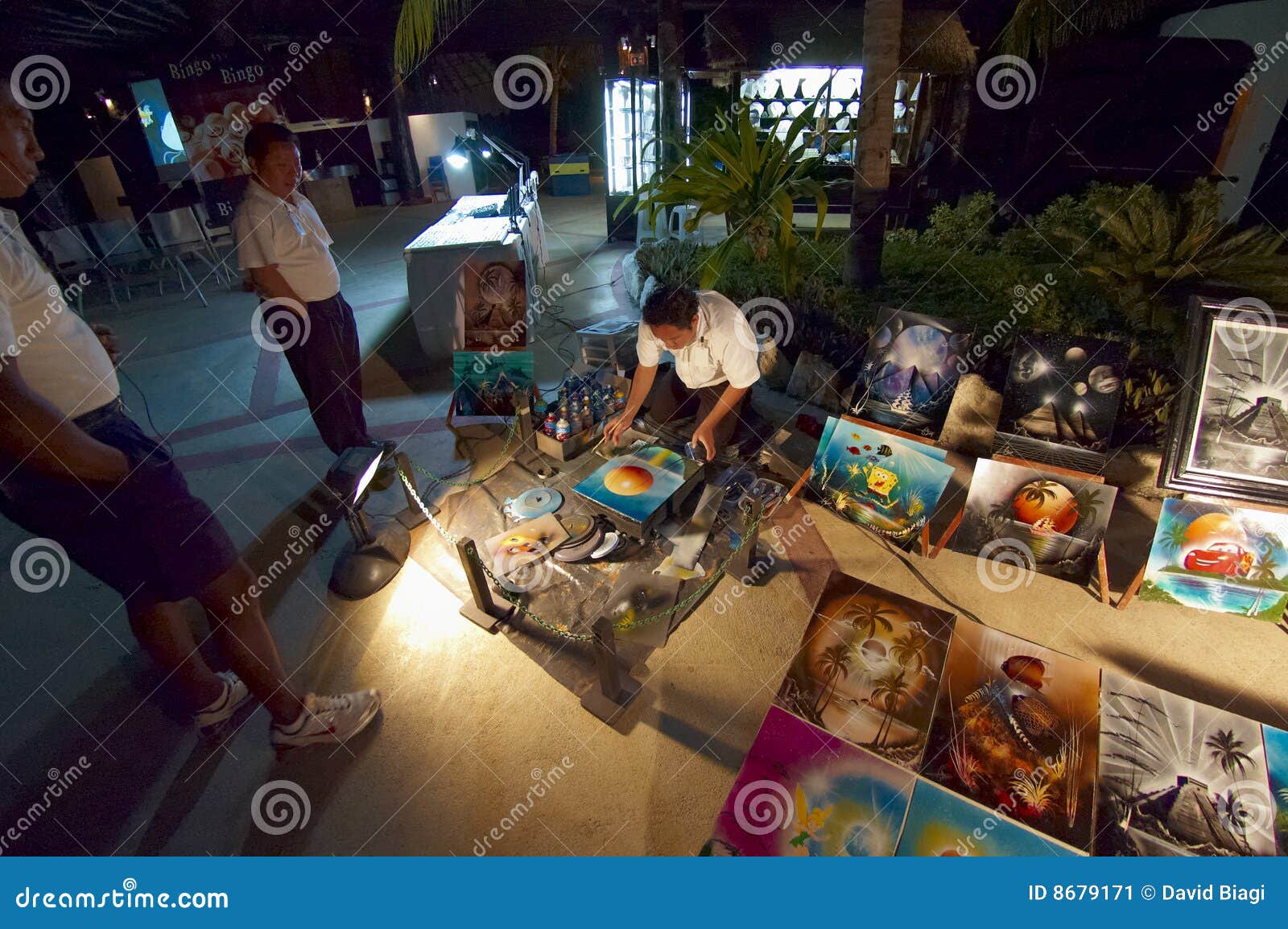 Evening Art Sale editorial photo. Image of artist, people - 8679171
