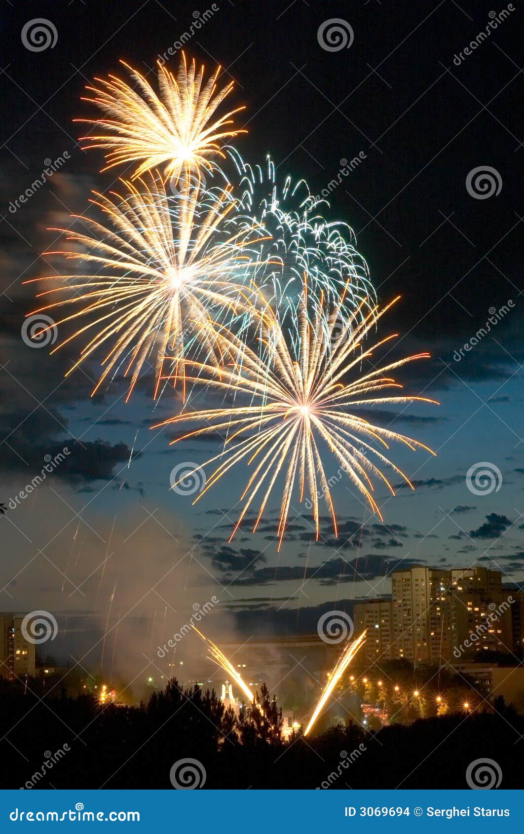 236 Fireworks Trace Photos - Free & Royalty-Free Stock Photos from ...