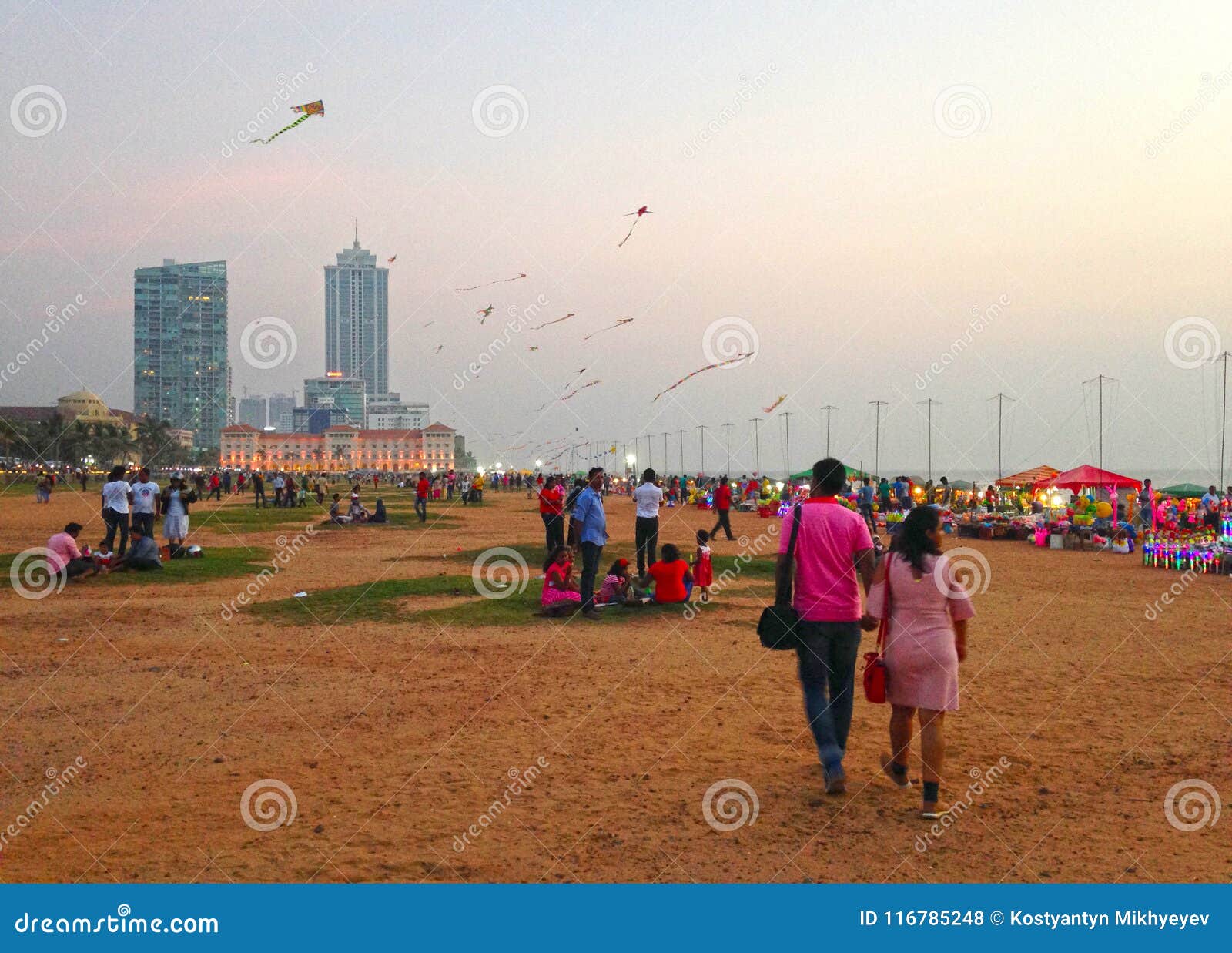 Evening park in Colombo editorial stock photo. Image of ocean - 116785248