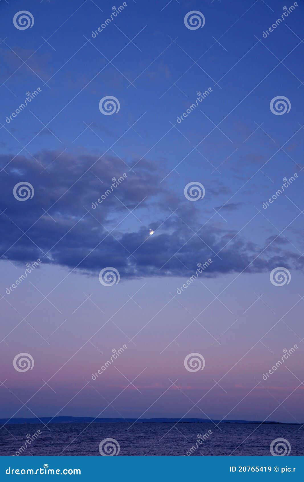 Evening seascape stock image. Image of horizon, copyspace - 20765419