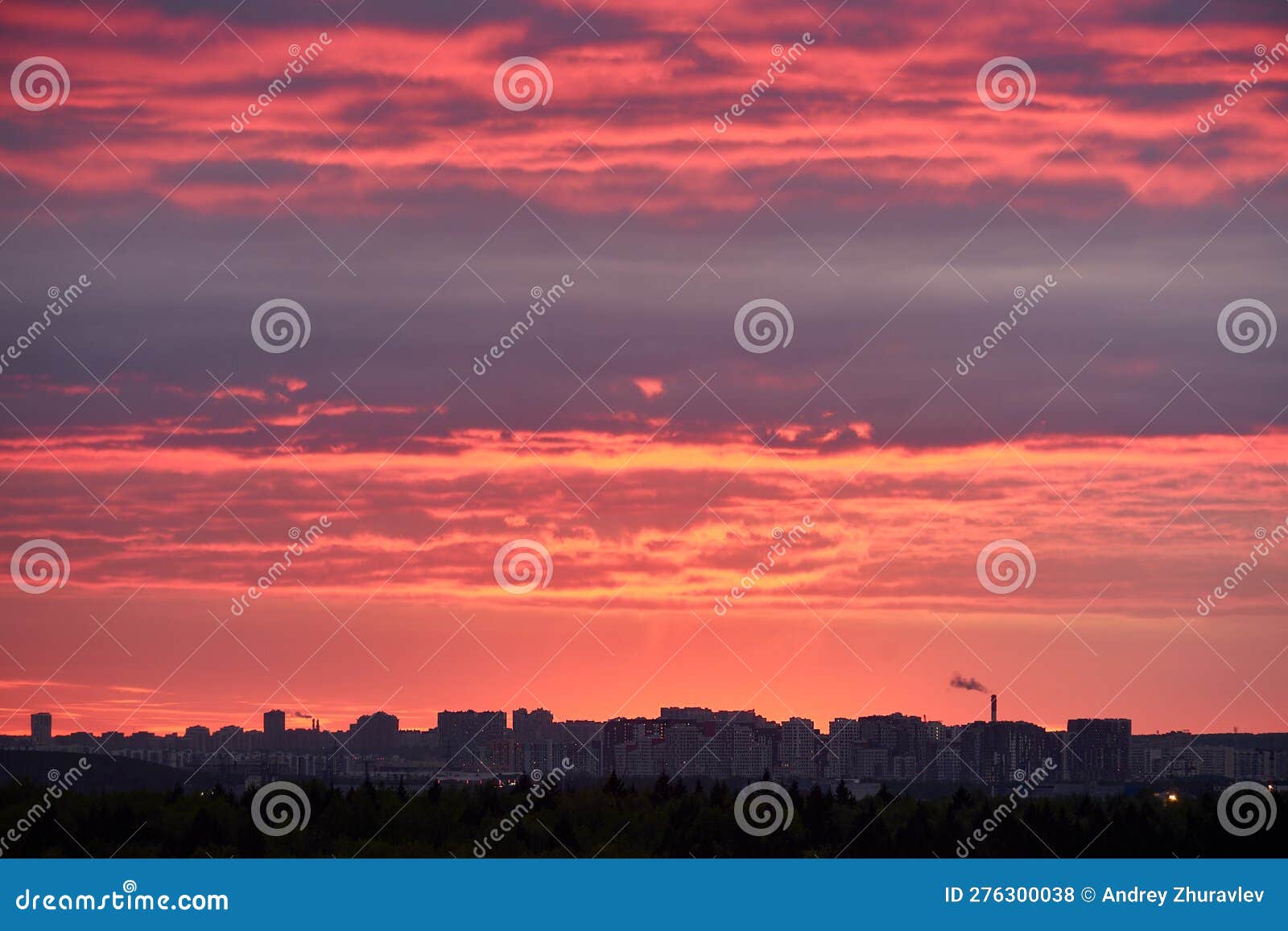 Evening Sky with Pink Clouds at Sunset, Cloudy Landscape Stock Photo ...