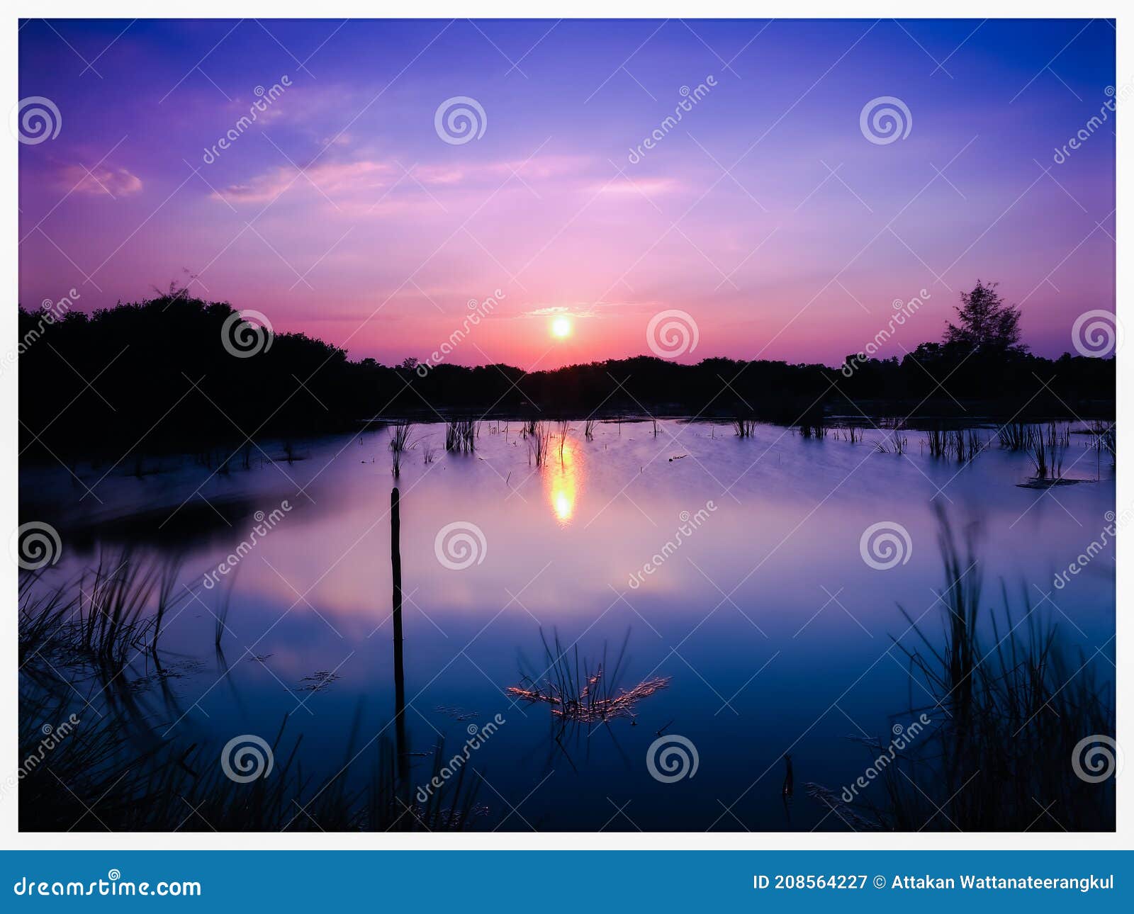 The Evening Sun before Sunset Able To Create a Beautiful and Dramatic ...