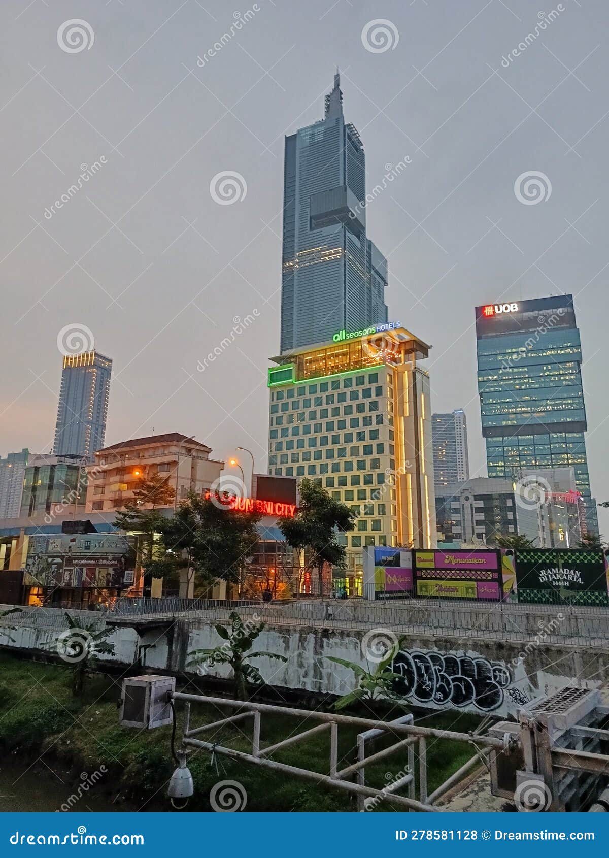 Evening View of the Building at BNI City Station Editorial Stock Photo ...