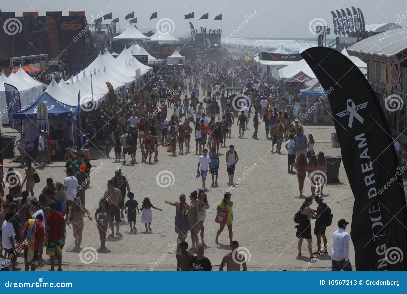 Event crowd at the beach editorial stock photo. Image of party - 10567213