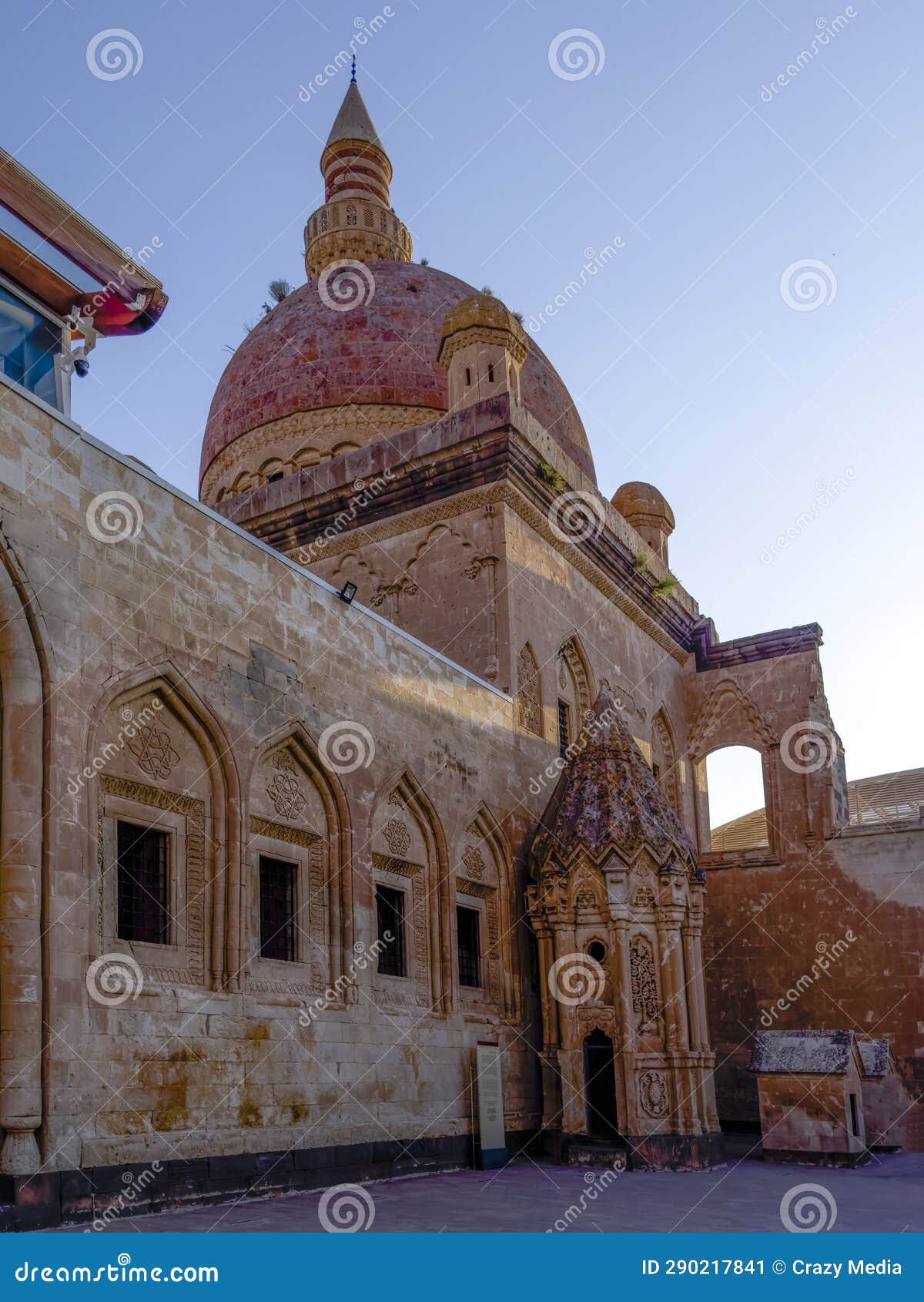 Every Craftsmanship of the Palace is an Example of a Separate Detail ...