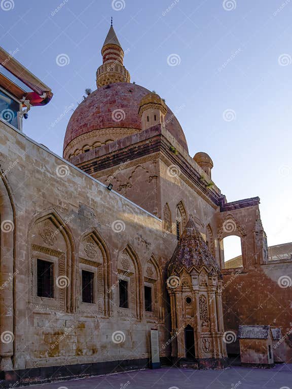 Every Craftsmanship of the Palace is an Example of a Separate Detail ...